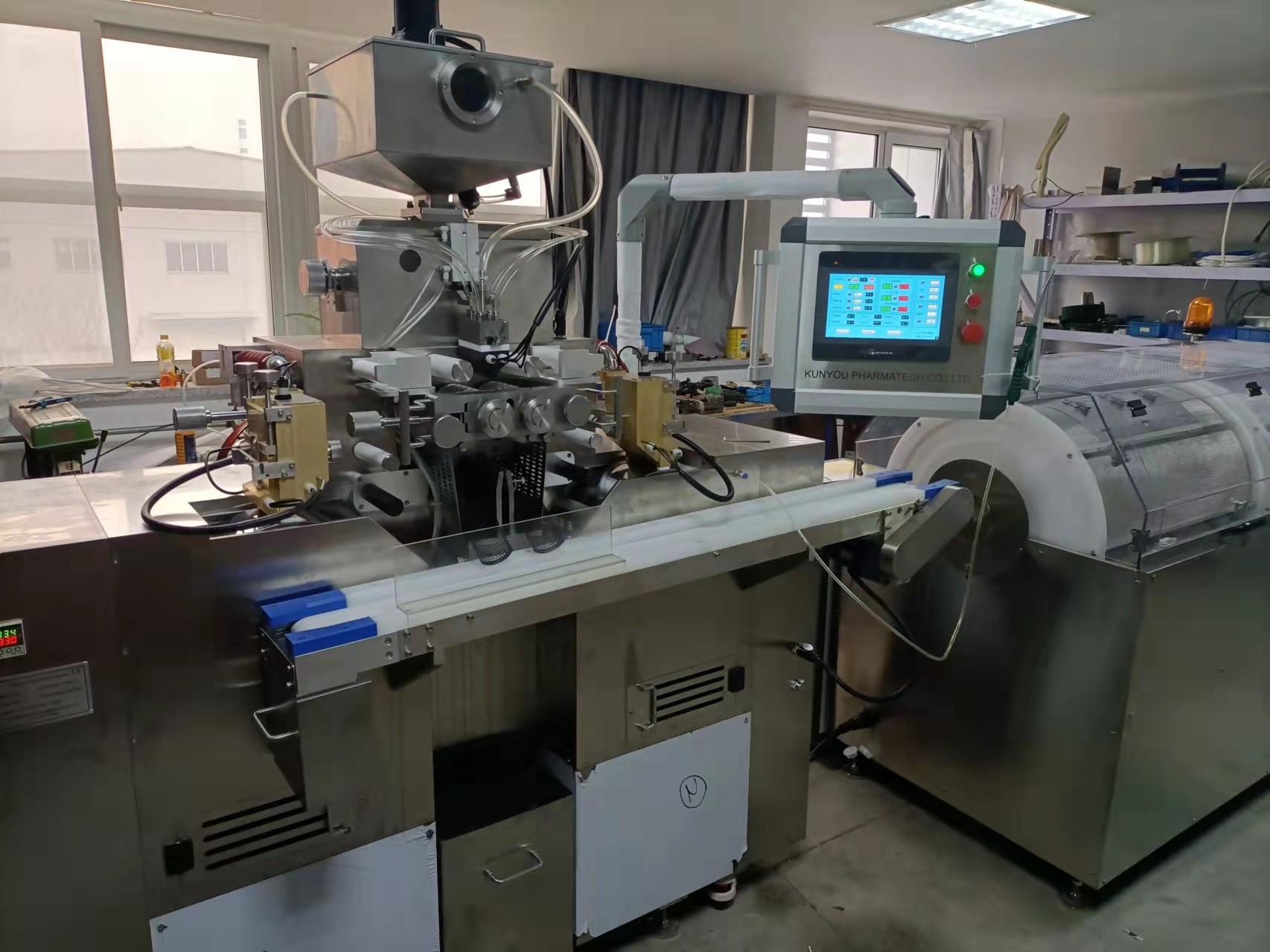 6 Rolls Softgel Capsule Sorting Machine For Size Shape Inspection